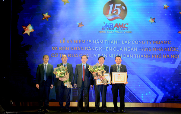 MB AMC đón nhận Bằng khen của Ngân hàng Nhà nước Việt Nam