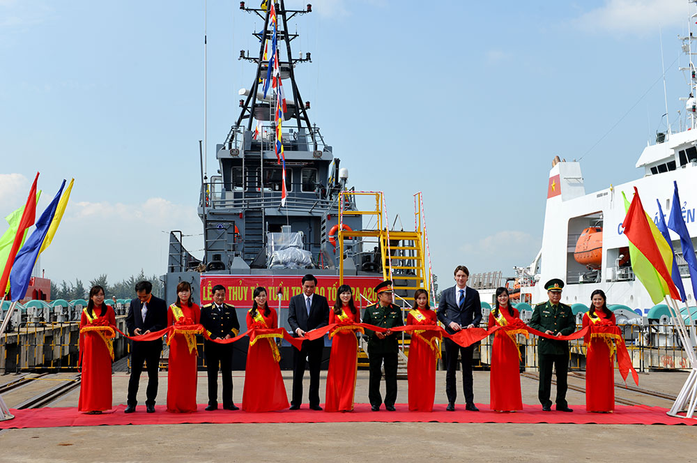 Tổng công ty Sông Thu hạ thủy kỹ thuật 2 tàu SPA 4207