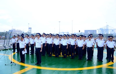 Tàu CSB 8001 tưởng niệm nguyên Tổng Bí thư Đỗ Mười tại Ấn Độ