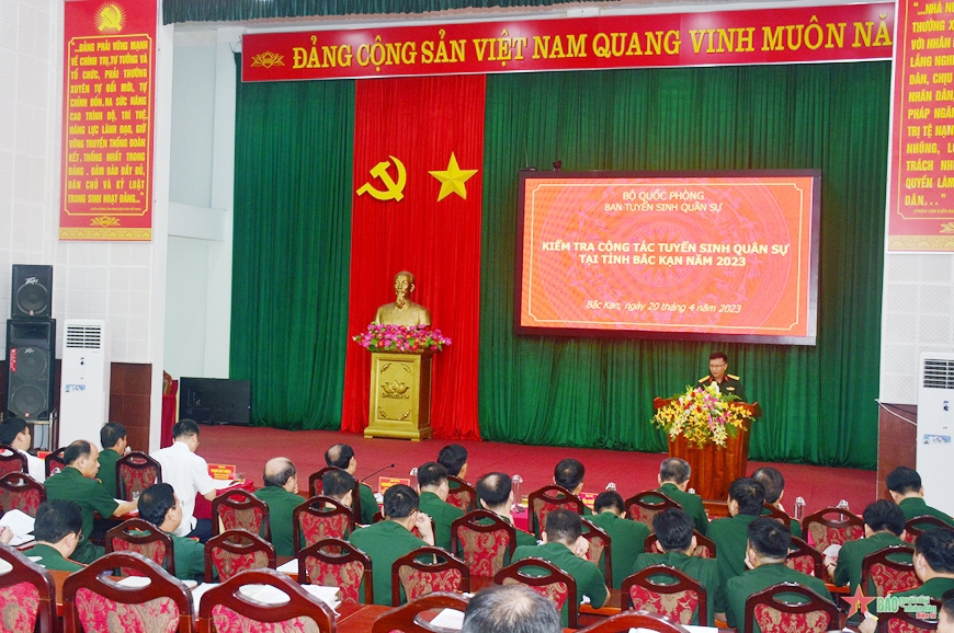 Ban TSQS Bộ Quốc phòng kiểm tra công tác tuyển sinh QS tại Bắc Kạn