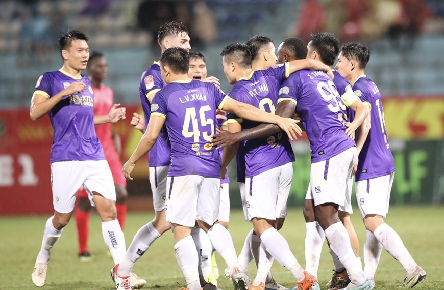 Văn Quyết hỏng phạt đền, Hà Nội FC thua đau Hải Phòng FC