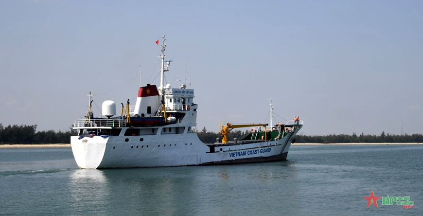 Tàu CSB 6006 (Vùng Cảnh sát biển 2) lên đường thực hiện nhiệm vụ