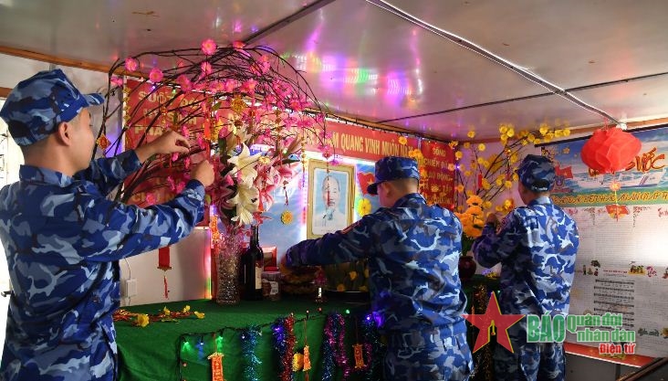 Tàu CSB 6006 (Vùng Cảnh sát biển 2) lên đường thực hiện nhiệm vụ