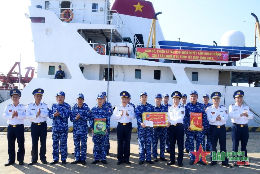 Tàu CSB 6006 (Vùng Cảnh sát biển 2) lên đường thực hiện nhiệm vụ