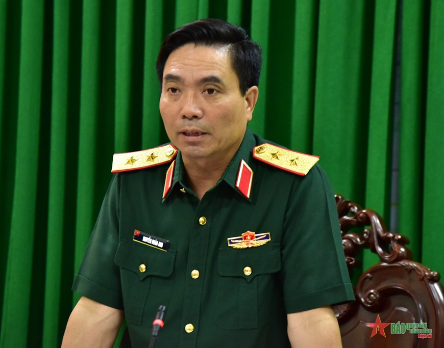 Trung tướng Nguyễn Doãn Anh kiểm tra công tác sẵn sàng chiến đấu