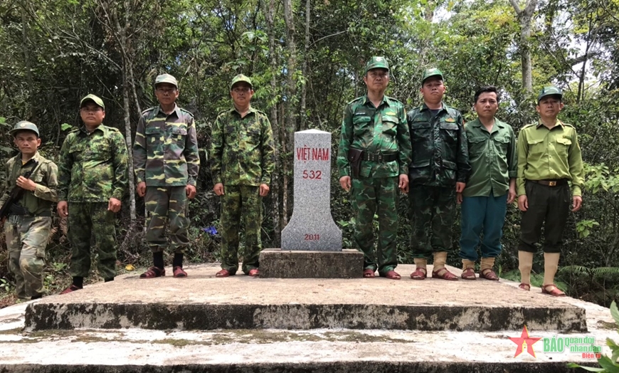 Đồn Biên phòng Cà Xèng phối hợp tuần tra song phương