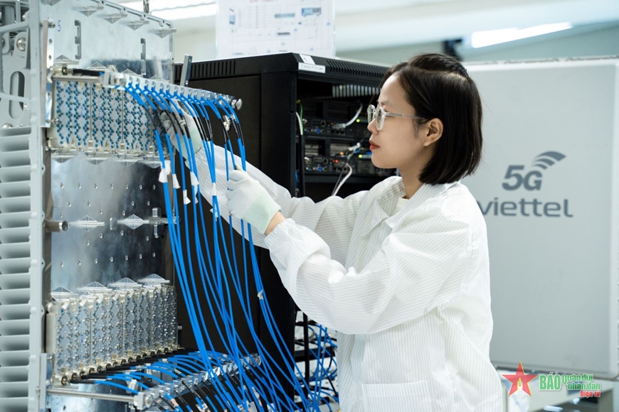 Viettel nhận chứng nhận hợp quy thiết bị trạm gốc 5G 8T8R và 32T32R