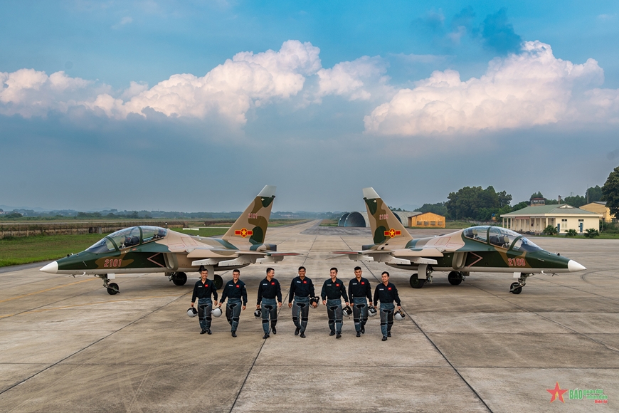 Một buổi huấn luyện cùng máy bay YAK - 130