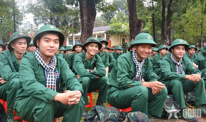Ngày đầu trong quân ngũ của các chiến sĩ mới