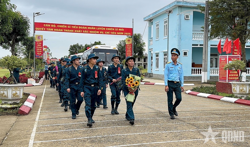 Sư đoàn 375 hoàn thành công tác đón nhận chiến sĩ mới năm 2025