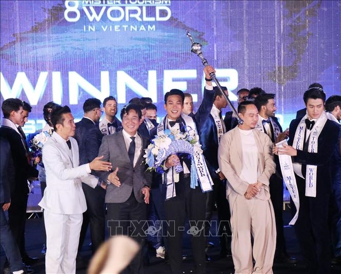 Đại diện Việt Nam đăng quang Nam vương Du lịch Thế giới 2025