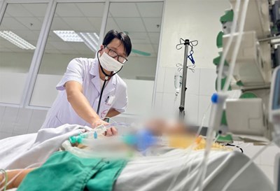 Can thiệp ECMO cứu bệnh nhân mắc Lupus ban đỏ và lao phổi