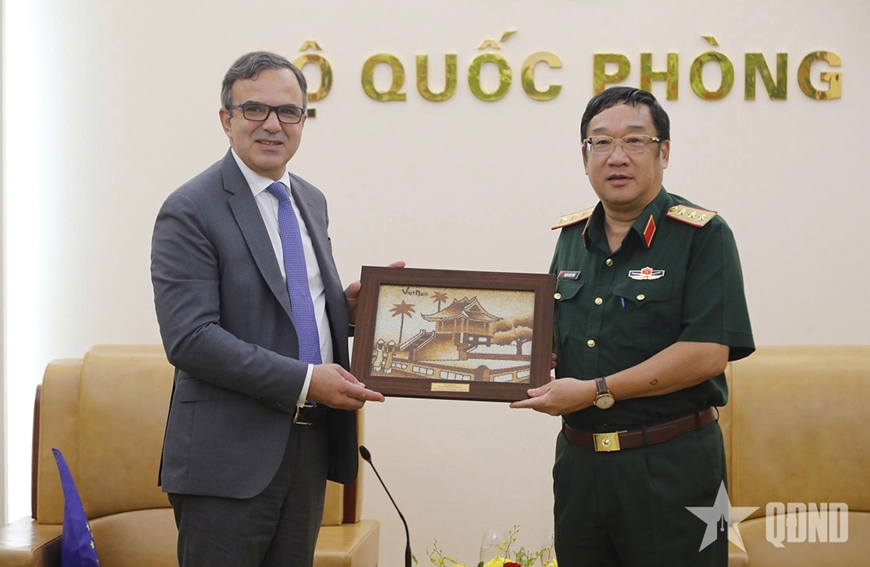 Thượng tướng Phạm Hoài Nam tiếp Cơ quan Hành động đối ngoại Liên minh