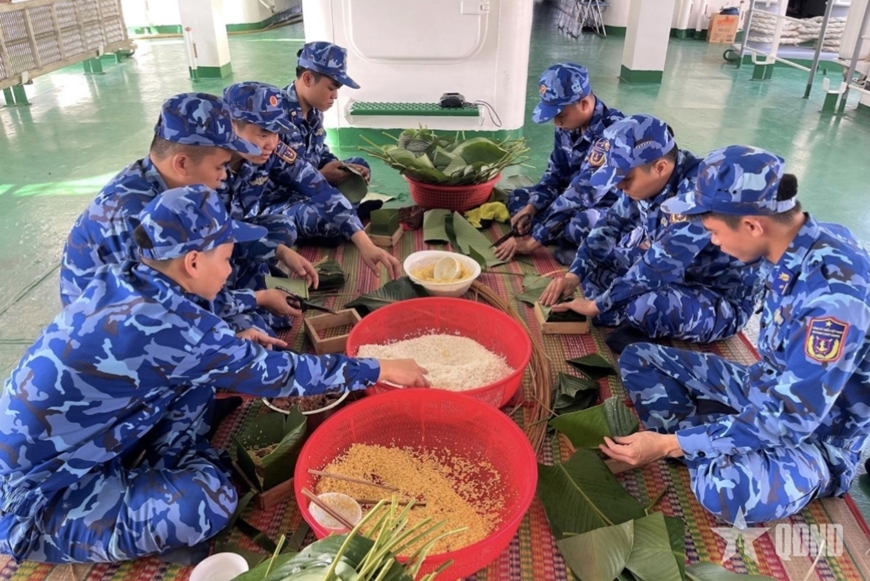 Tàu CSB 8005: Sắc xuân trong nghĩa tình đồng đội, thắm tình quân dân