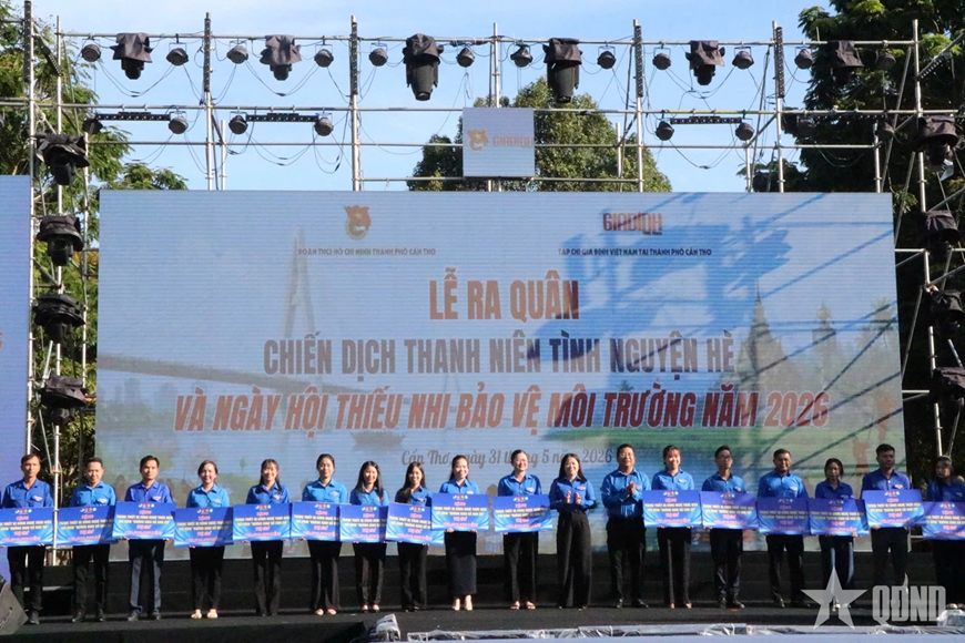 Thanh thiếu nhi Cần Thơ sôi nổi ra quân Chiến dịch Hè tình nguyện 2026