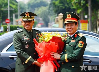 Đại tướng Nguyễn Tân Cương đón Tham mưu trưởng quân đội Philippines