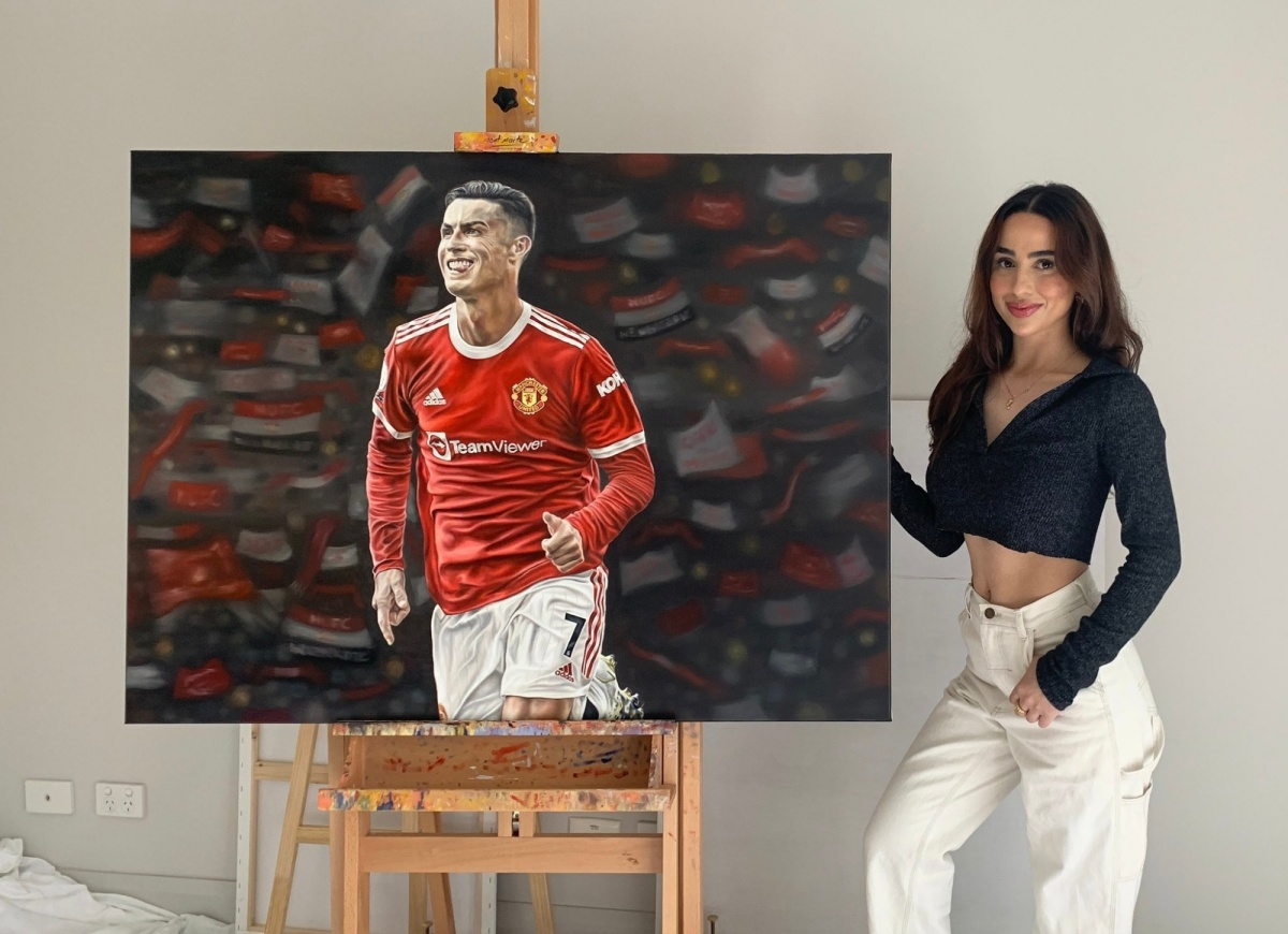 Nữ họa sĩ đam mê “nghệ thuật bóng đá”