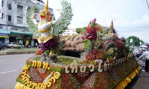 Annual fruit festival underway in central Thailand