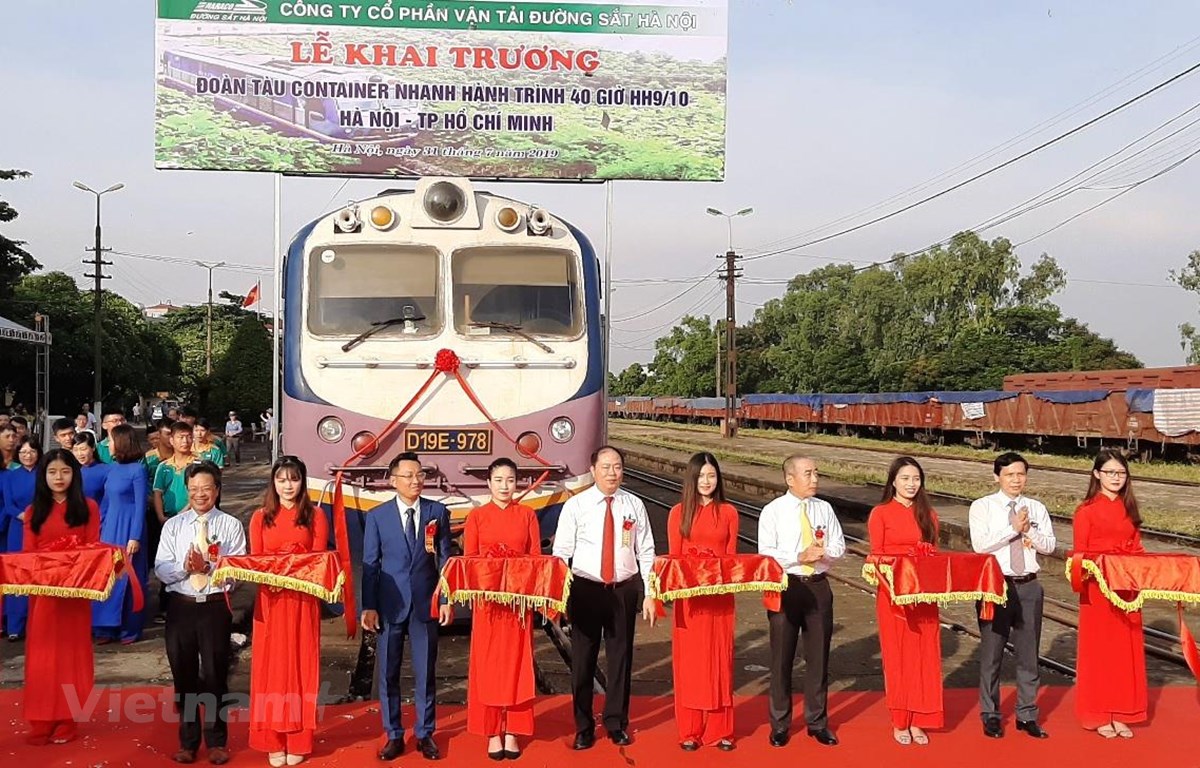 Viettel Post joins North-South express freight trains
