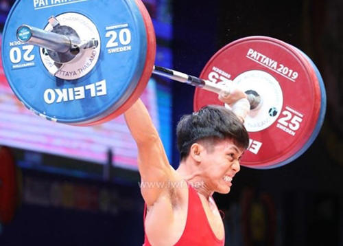 Vietnamese weightlifter wins silver medal at World Championships