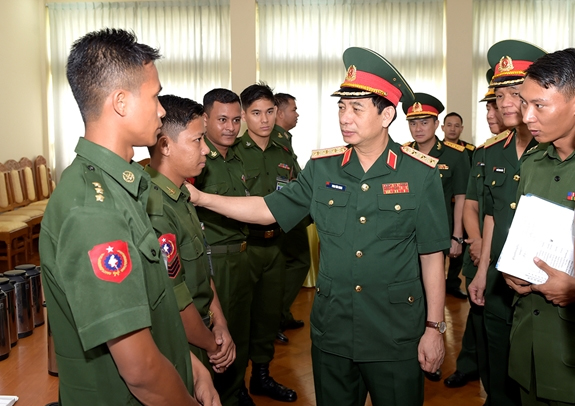Vietnamese military delegation visits Myanmar Defense Services Academy ...