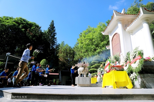 Visitors flocked to Dong Loc Junction in July