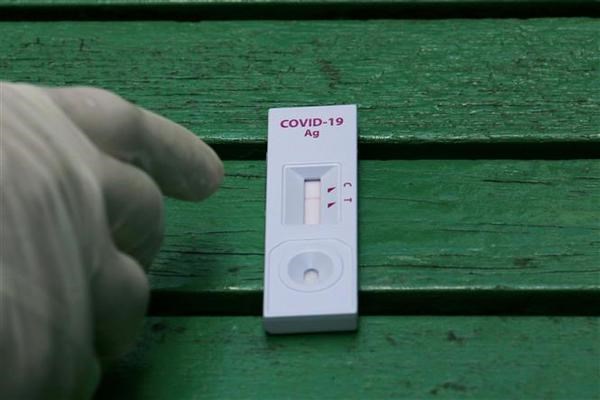 HCM City residents given guide for COVID-19 self-testing at home