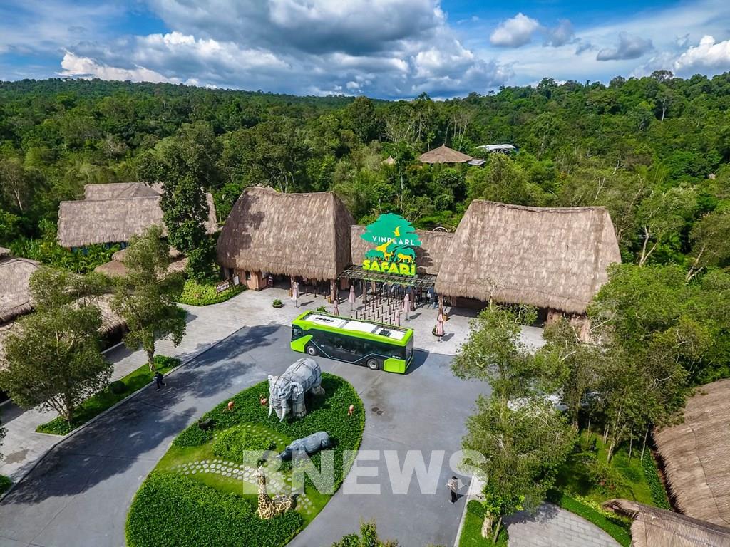 VinBus launches first smart electric bus service in Phu Quoc