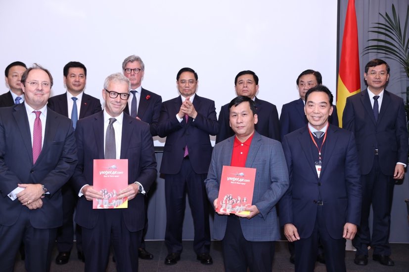 Vietjet signs reinsurance agreement with U.K. insurance brokers for its ...