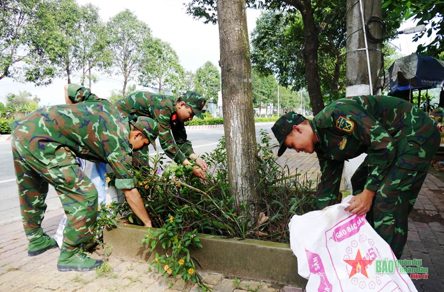 Division 7 conducts mass mobilization work in Binh Duong