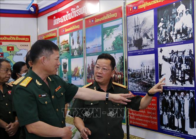 Lao army exhibition marks Friendship and Solidarity Year with Vietnam