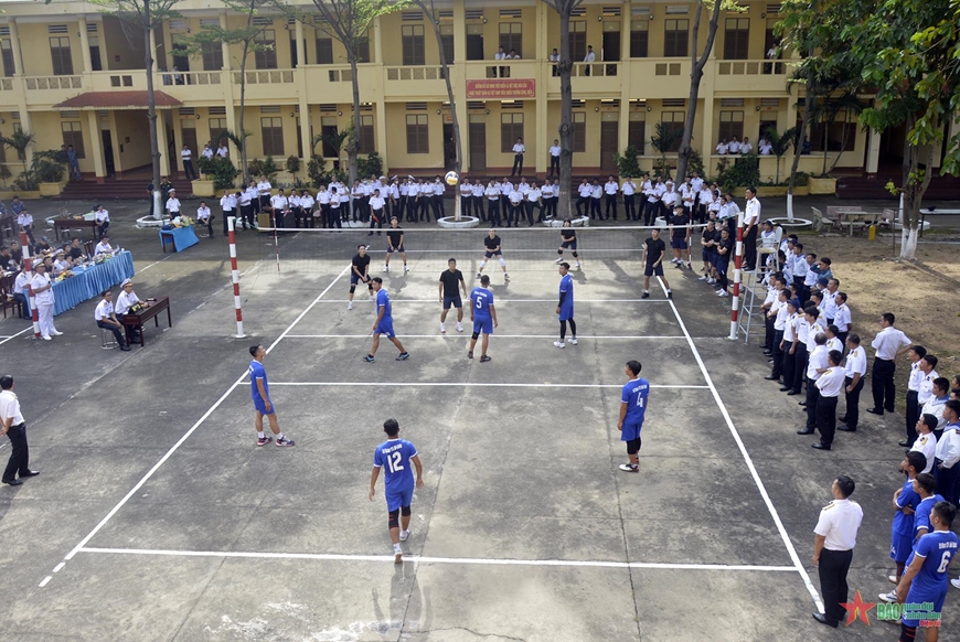 RoK naval officers join sport competition with Brigade 125’s troops