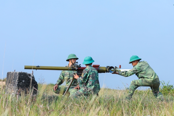 Infantry Battalion 8 conducts tactical live-fire exercise
