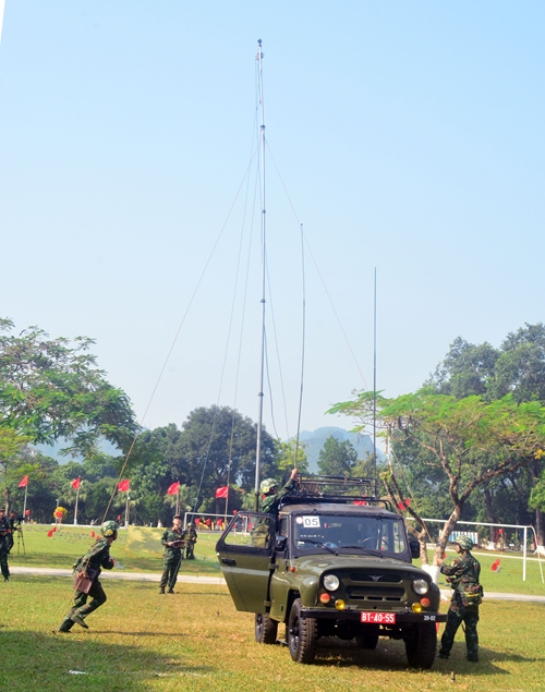 Communication vehicle - field communication center