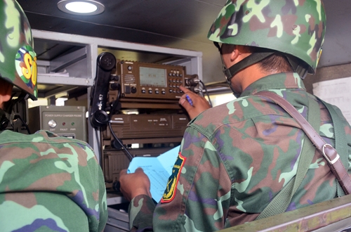 Communication vehicle - field communication center