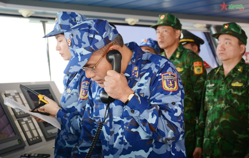 Vietnamese and Chinese coast guards begin joint patrol