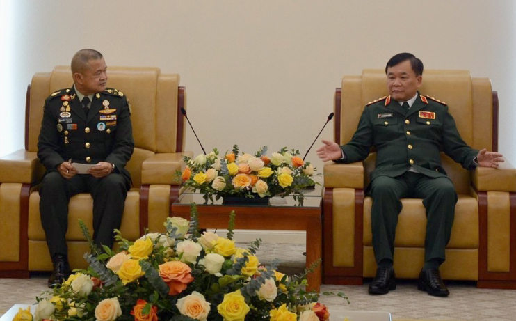 Defense leader receives Commander-in-Chief of Royal Thai Army