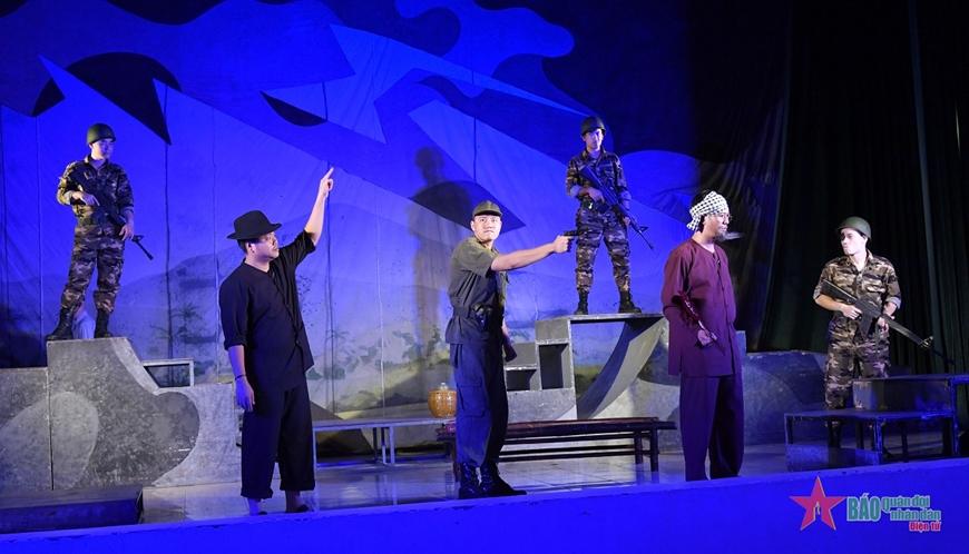 Military Drama Theater’s artists entertain troops