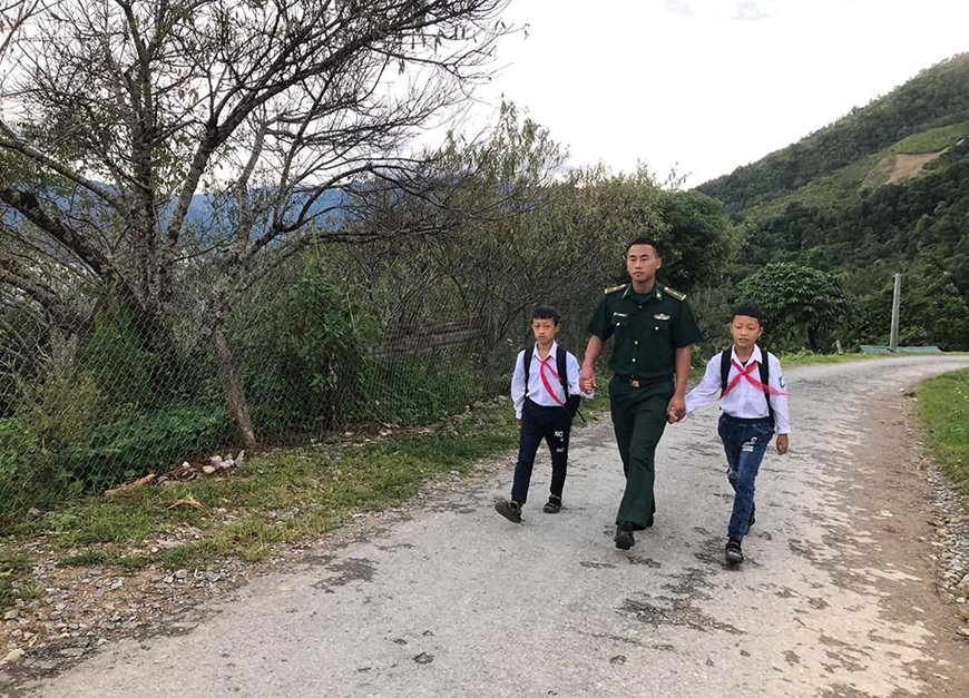 Lighting up dreams for border students