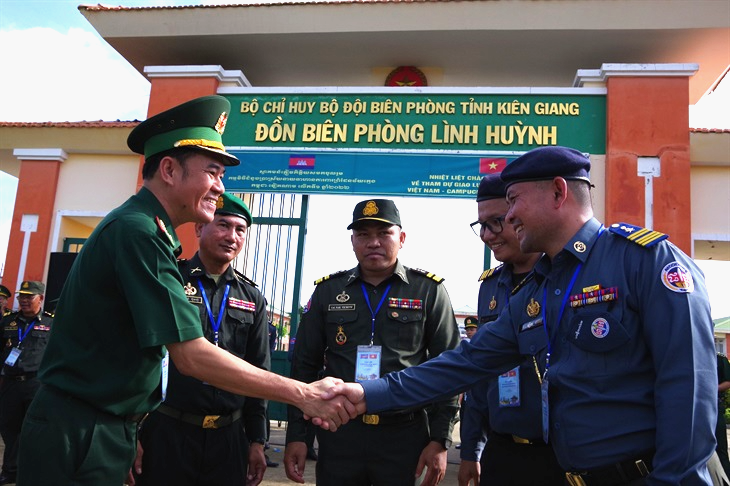 Vietnamese, Cambodian young border officers boost cooperation