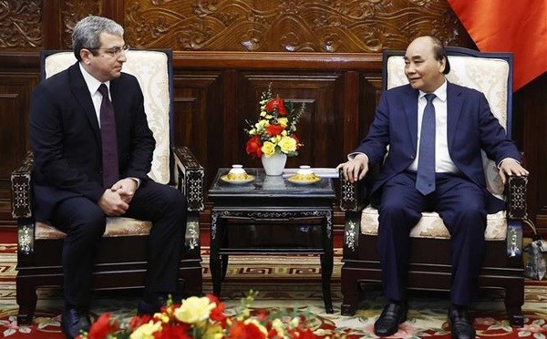 President receives new ambassadors from Azerbaijan, Brunei