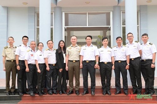 Vietnam Naval Academy works with Cambodian military attaché and naval ...