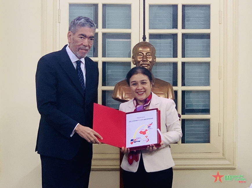 Vietnam, Dominican Republic strengthen ties