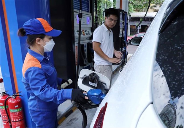 Petrol prices drop against projections of increase