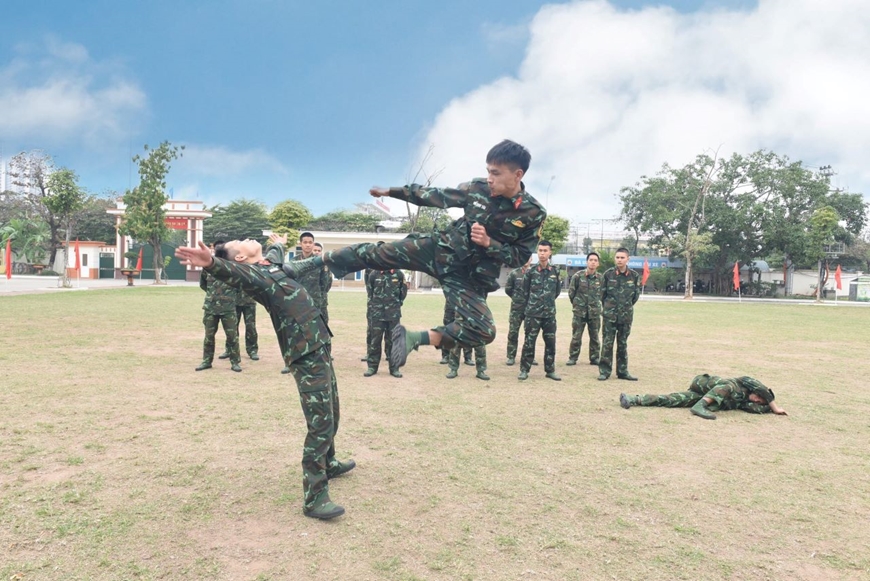 Reconnaissance troops start new training season