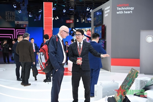 Viettel succeeds in performing “Made-in-Vietnam” telecommunications ...