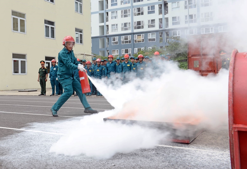 Thu Duc city’s militiamen practice to enhance fire prevention and ...