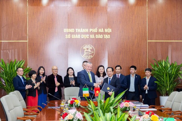 Hanoi works to improve computer using skills for students