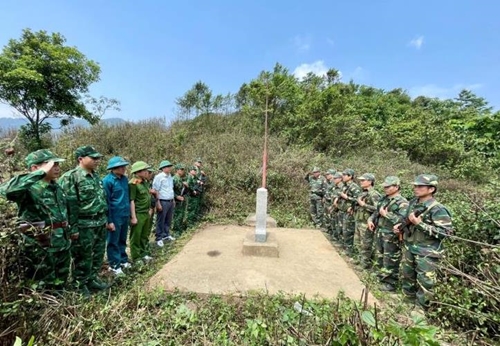 Vietnamese and Lao border guard forces conduct bilateral patrol
