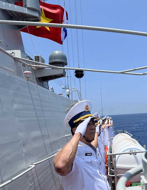 Vietnamese frigate joins ASEAN Fleet Review in the Philippines